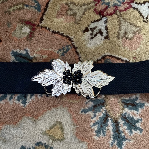 Accessories | Vintage Stretchy Leaf Clasp Belt | Poshmark